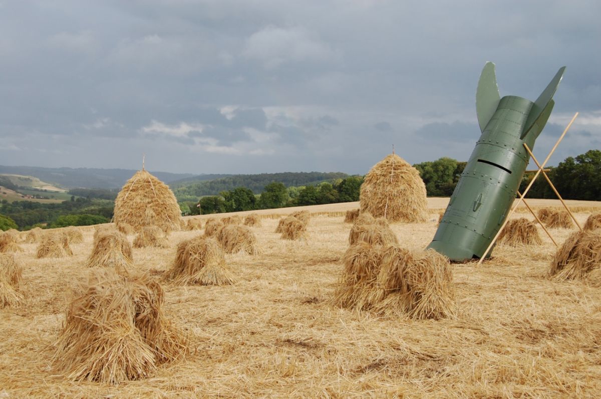 Stooks, set decoration, approx. 1.2 m tall by 1.5 m diameter