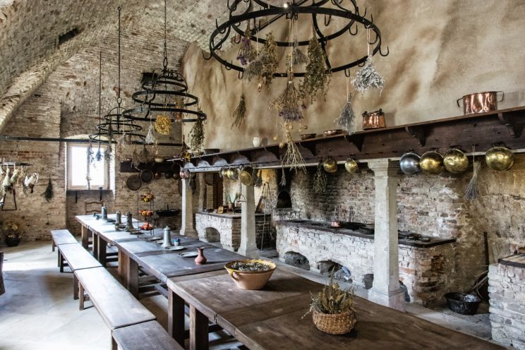 Historical craftmanship, natural materials, & a creative eye