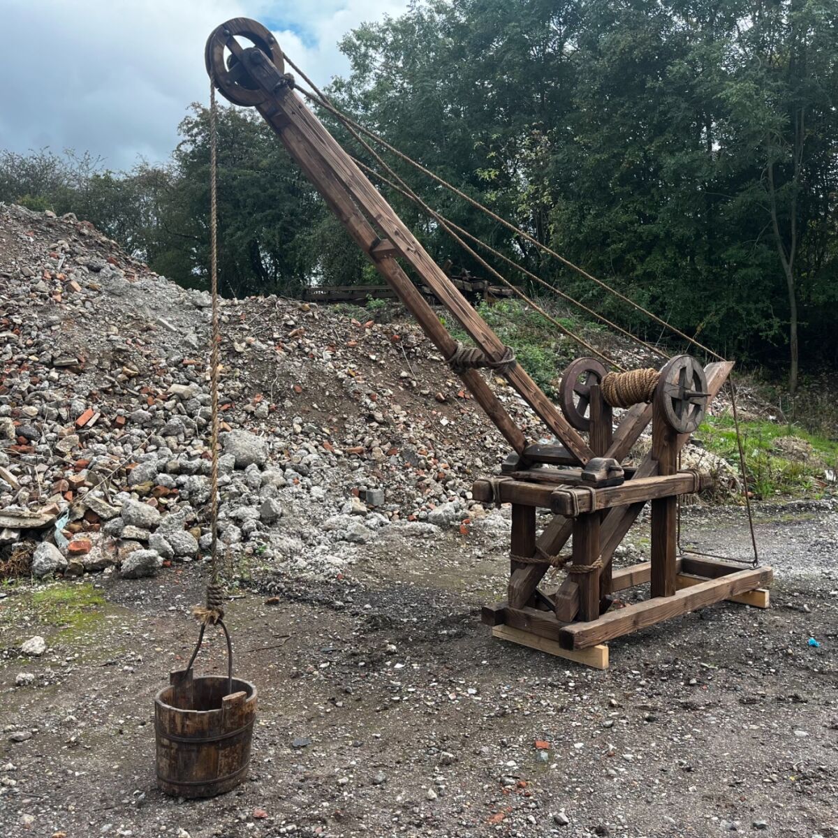 Wooden Hoist - RENTAL ONLY - Brandon Thatchers