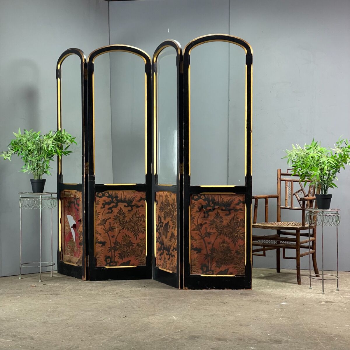 Folding Glass Panel Screen - RENTAL ONLY - Brandon Thatchers