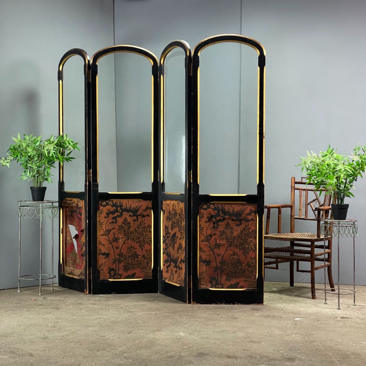 Folding Glass Panel Screen - RENTAL ONLY - Brandon Thatchers