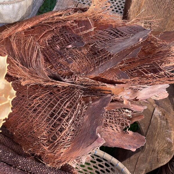 Palm Husk x 10 Rolled into a bundle approx. 40cm long