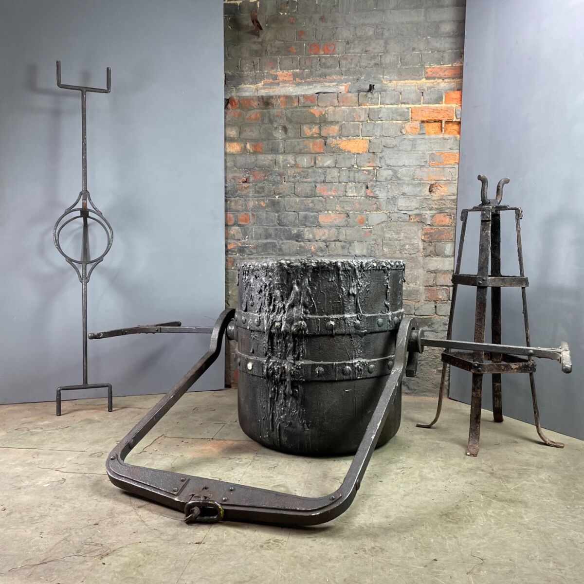 Smelting Pot Crucible and Stand - RENTAL ONLY - Brandon Thatchers