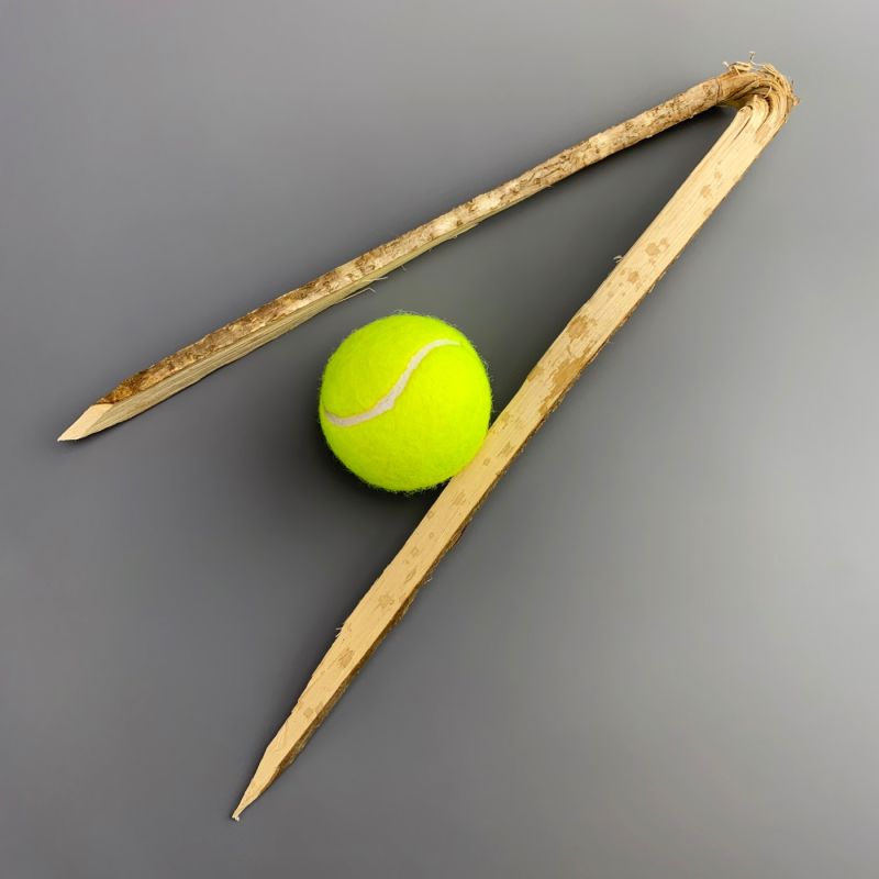 Bundle of twisted thatching spars