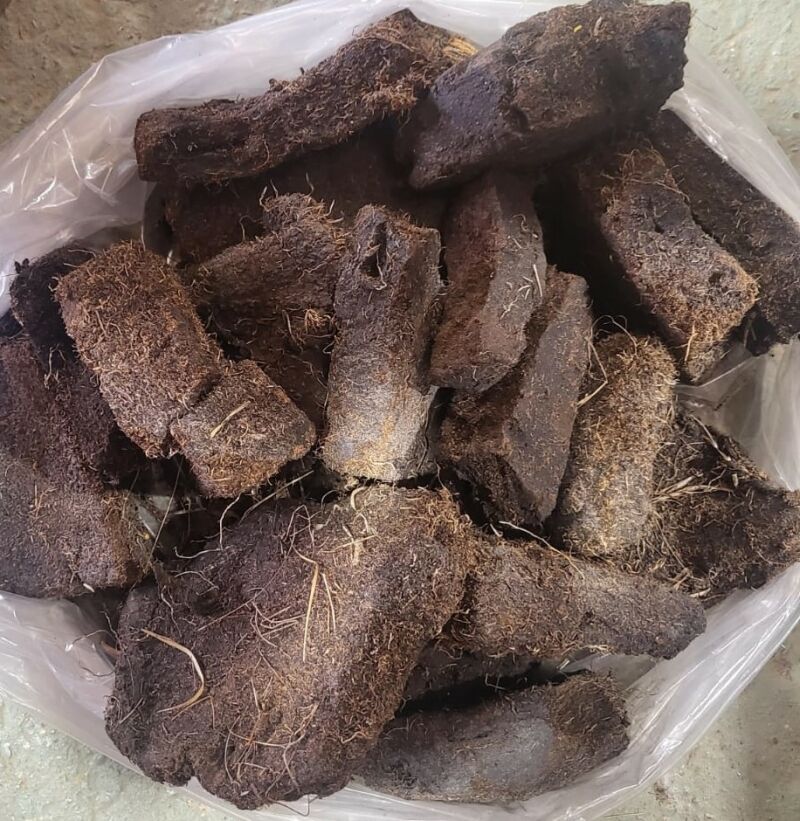 Hand Cut Peat Fire Wood in 10 kg Bags