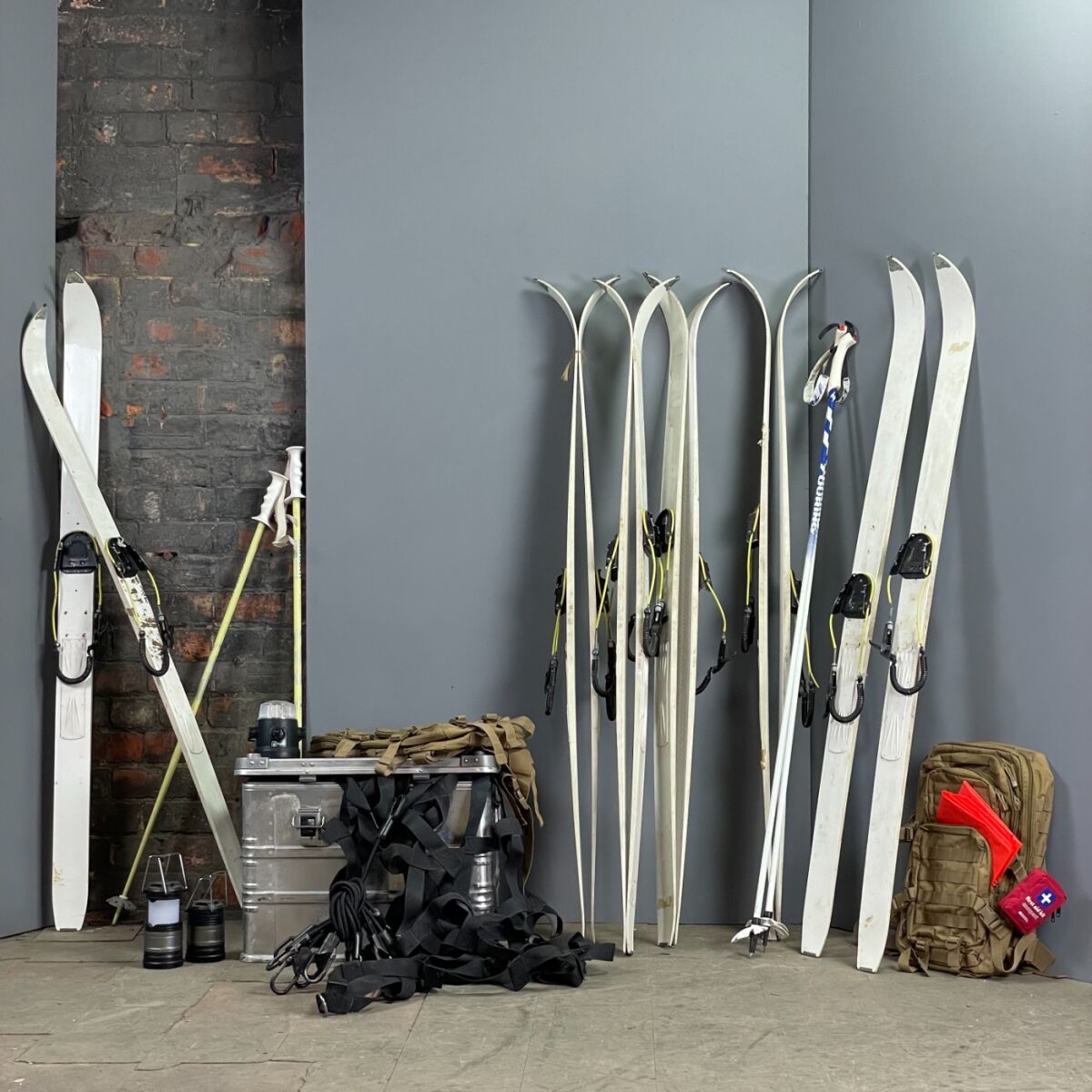 English Army Skis - RENTAL ONLY - Brandon Thatchers