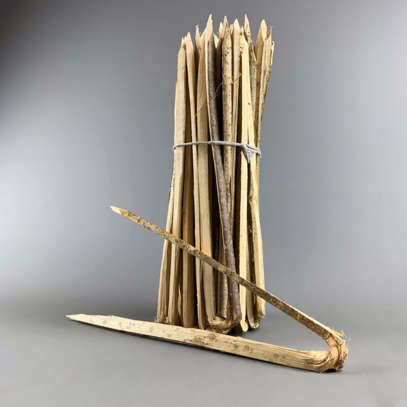 Bundle of twisted thatching spars