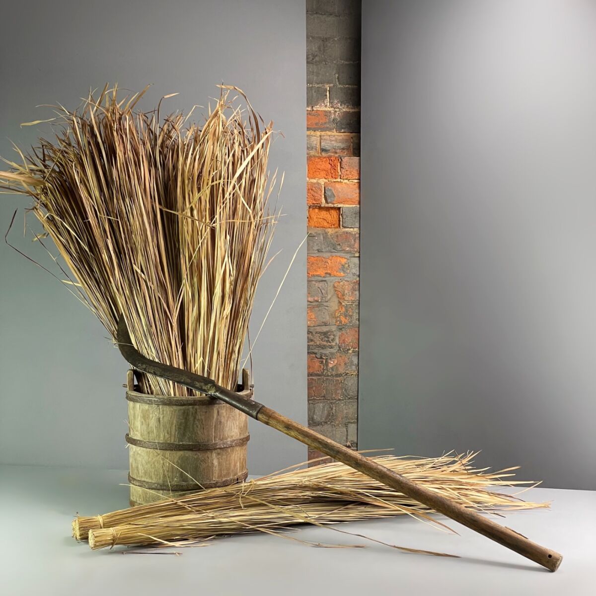 Dried Mellow Grass Bundle, 1 m long x 4 cm wide bunch of natural dried ...