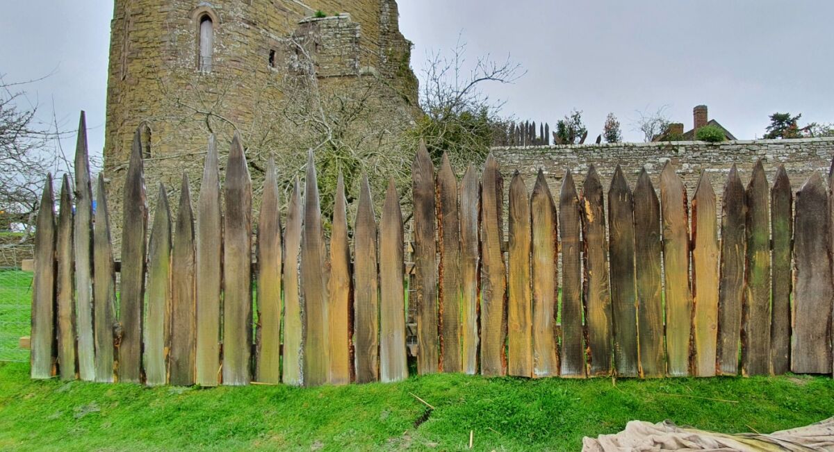 Medieval Fencing Panel, approx. 4’6" (140 cm) high, 6'(1.8 cm) wide ...