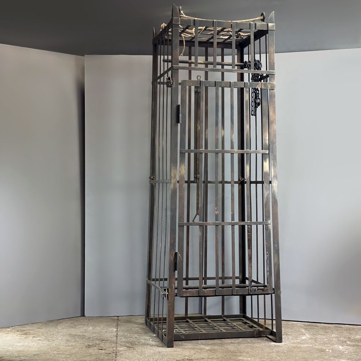 Dungeon Cage - RENTAL ONLY - Brandon Thatchers